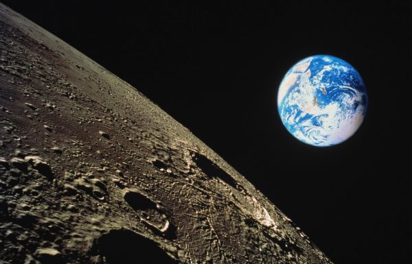 First commercial Earth-to-moon communication relay satellite planned ...